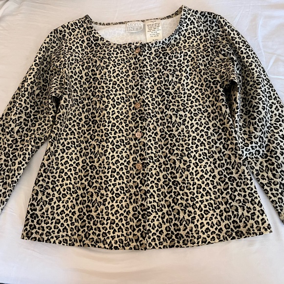 Moda International | Tops | Leopard Animal Print Crop Top | Poshmark
